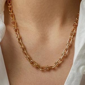 Zara | Jewelry | Zara Gold Horseshoe Link Chain Trend Yellow Gold ...
